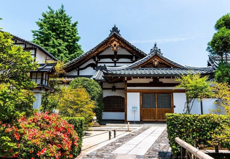 5 BEST Hostels in Kyoto (2024 Insider Guide)