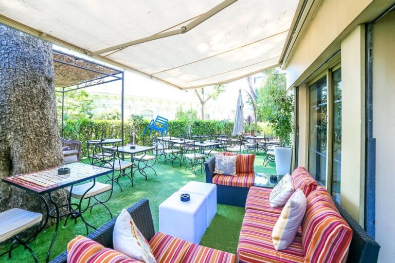 5 BEST Hostels In Nice, France (2026 Insider Guide)