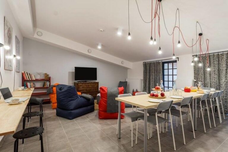 20 BEST Hostels in Warsaw (2025 Insider Guide)