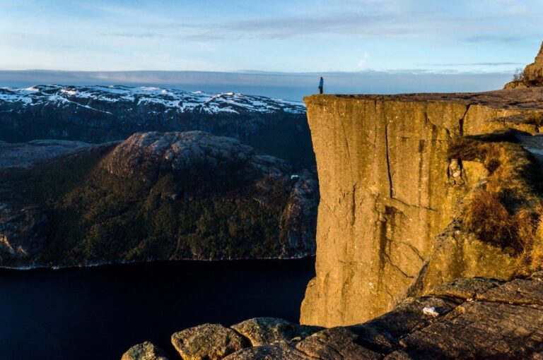 Backpacking Scandinavia - The ULTIMATE Scandinavia Travel Guide (2025)