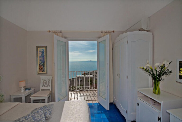 MUST READ: Where to Stay in Positano (2022 Guide)