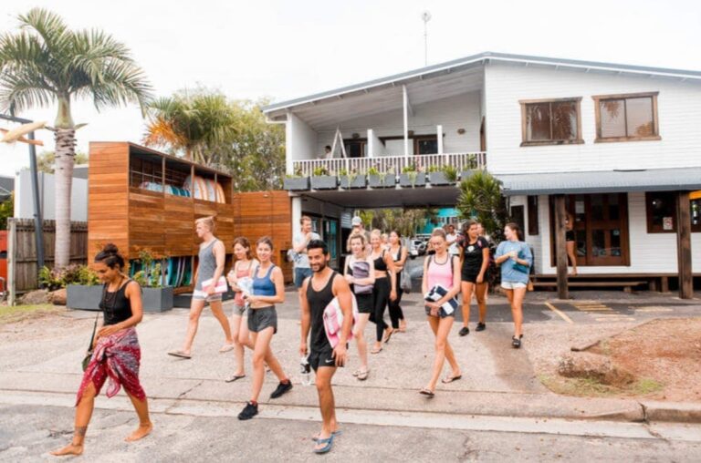 Backpacking Byron Bay (IN-DEPTH 2023 Travel Guide)