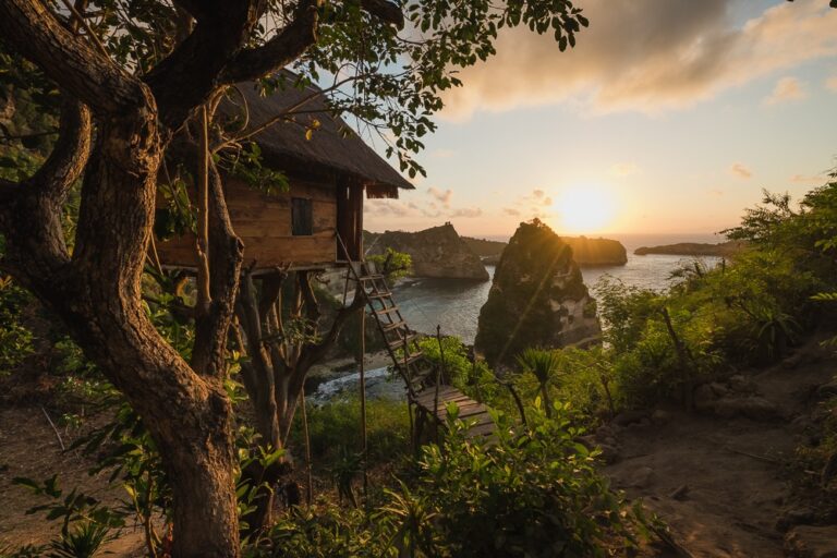 Backpacking Nusa Penida - The ULTIMATE Nusa Penida Travel Guide (2025)