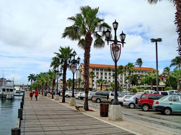 Is Aruba Safe? (Tips + Avoiding Crime in 2026)