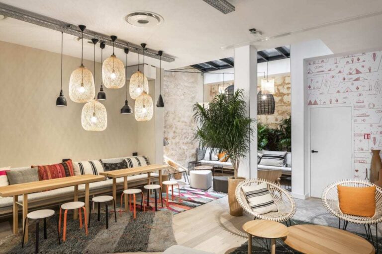 7 BEST Hostels in Bordeaux (2026 Insider Guide)