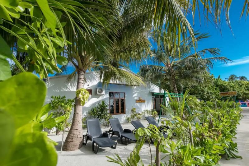 Where to Stay in the Maldives (BEST AREAS in 2021)
