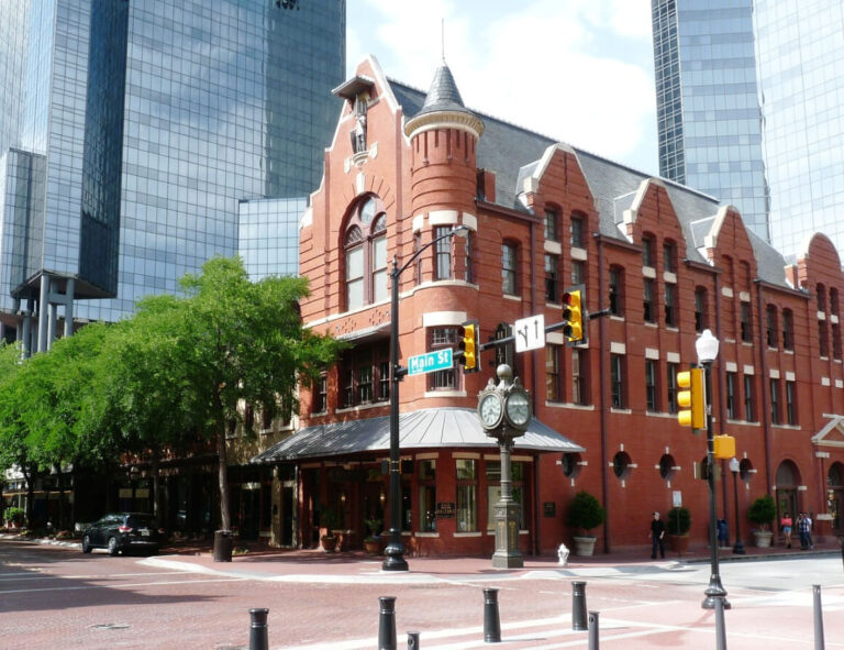Where to Stay in Fort Worth (Guide to the Best Places in 2026)