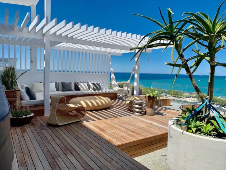 15 STUNNING Beach Houses in Australia [2026 Edition]