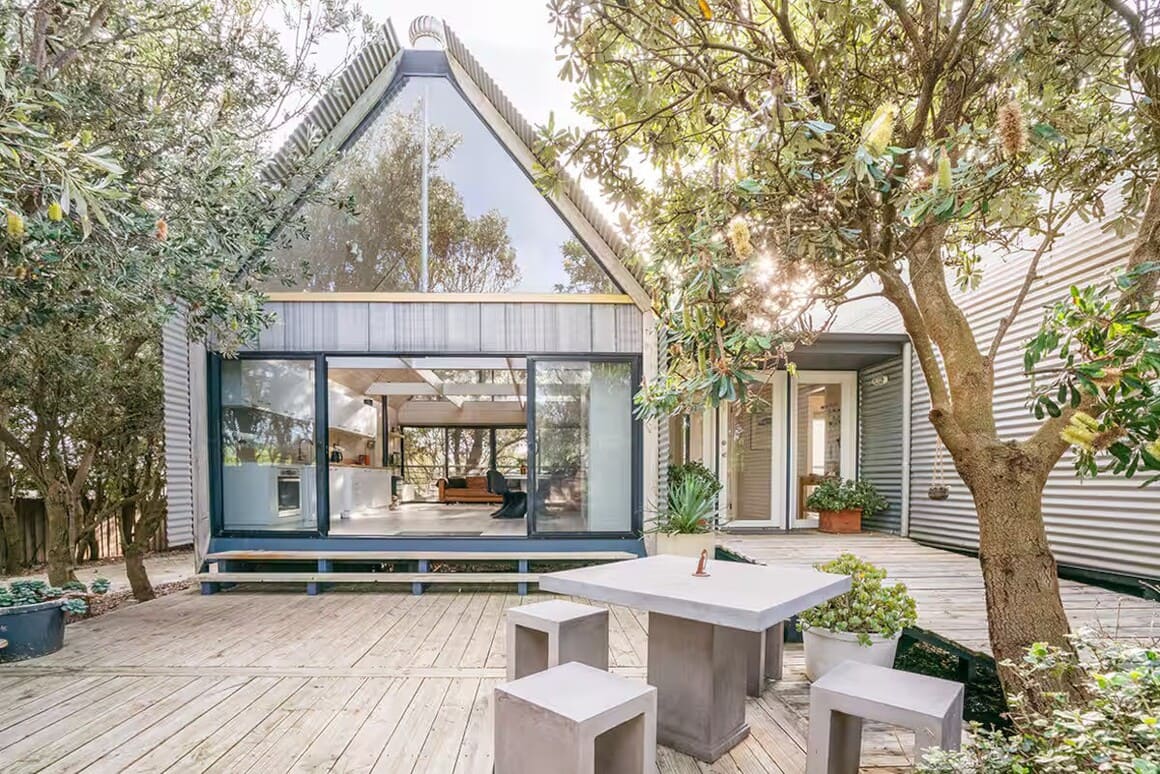 15 STUNNING Beach Houses in Australia [2026 Edition]