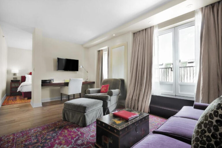 15 STUNNING Hotels in Old Quebec [2026 Edition]