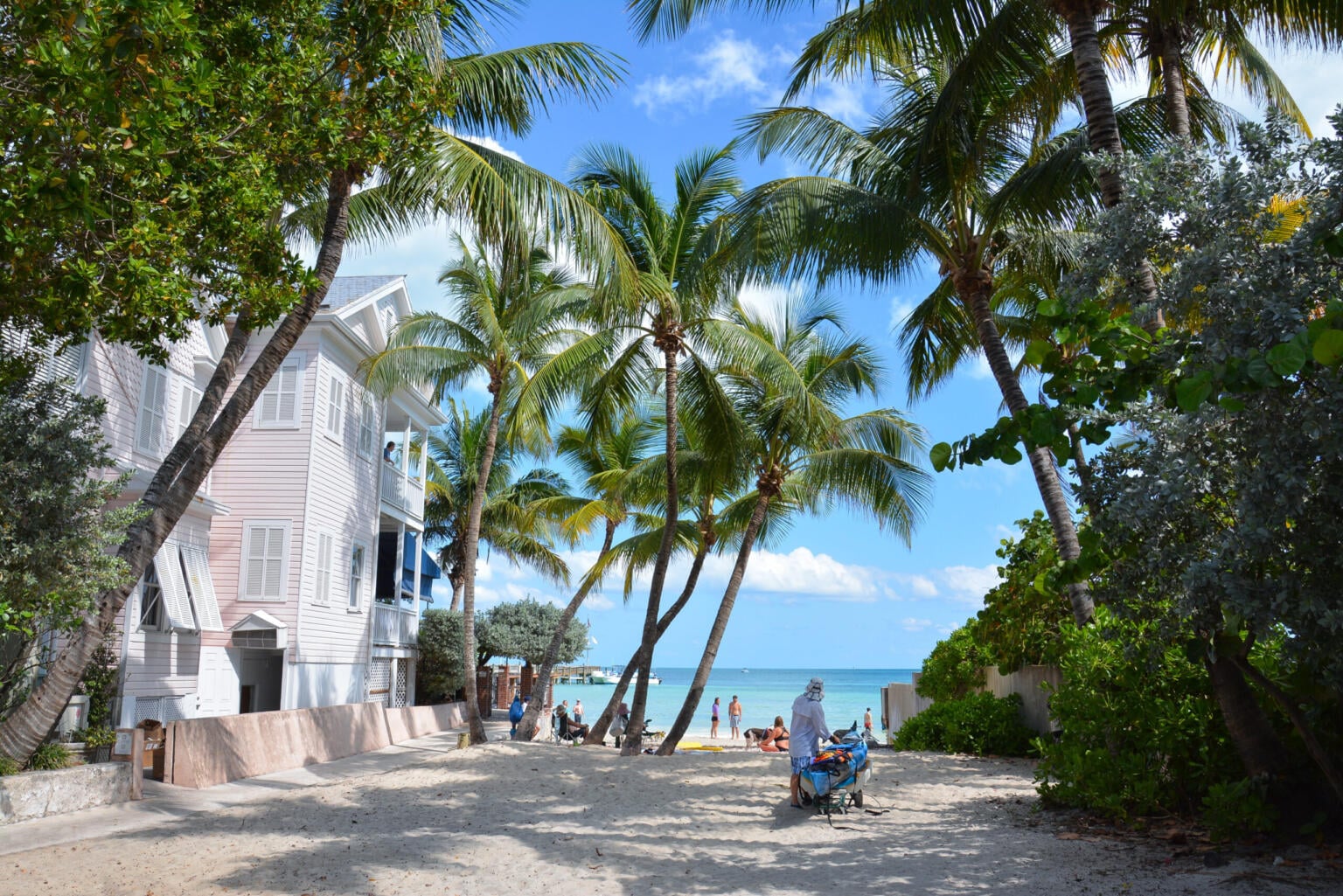 5 BEST Hostels in Key West (2025 Insider Guide)