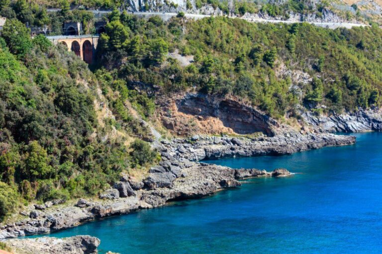 7 STUNNING National Parks in Italy