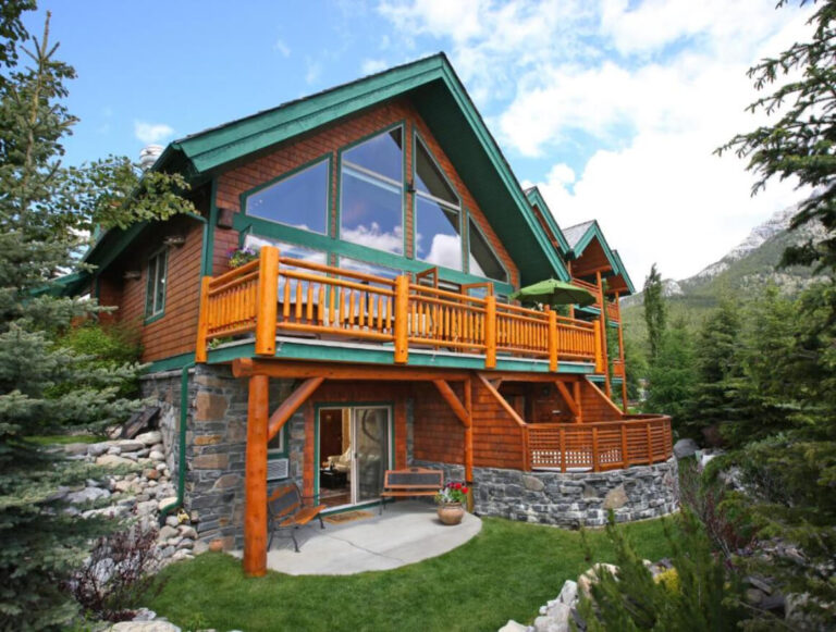 8 STUNNING Cabins in Canmore [2025 Edition]