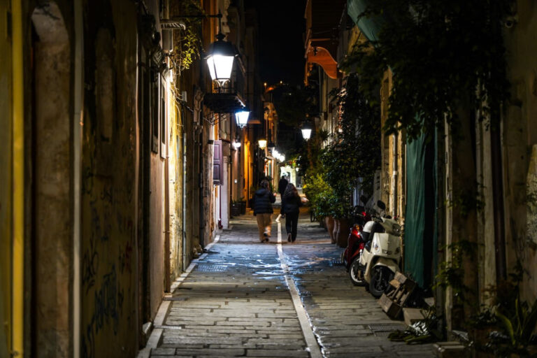 Backpacking Crete Travel Guide (2026)