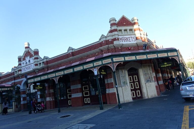 Backpacking Perth - The ULTIMATE Perth Travel Guide (2026)