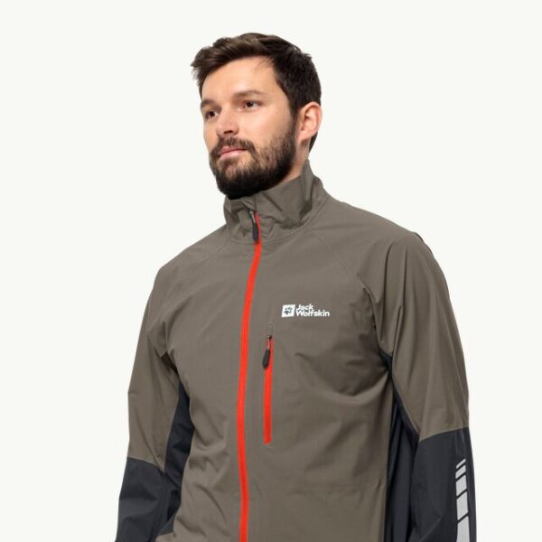 Finding The Best Anorak For Travel, Trekking, and City Life in 2026
